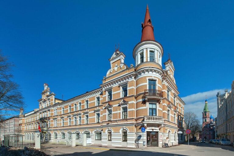 Student benefits - RISEBA.lv